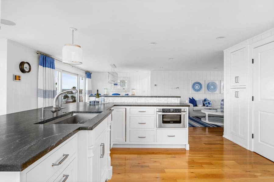 111 Long Beach Road, Barnstable, MA 02632, Centerville
