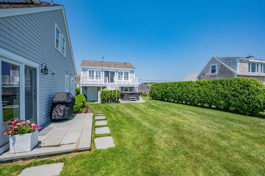 111 Long Beach Road, Barnstable, MA 02632, Centerville
